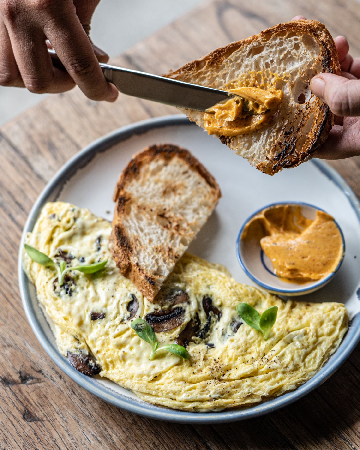 TRUFFLE MUSHROOM 'SCRAMBLETTE' & TOAST – Luka Cafe